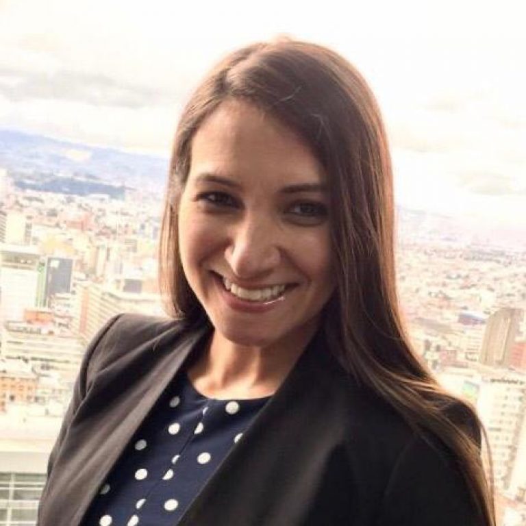 REINA CAROLINA RIERA | Fundacion La Cruz Para Una Comunidad Mejor